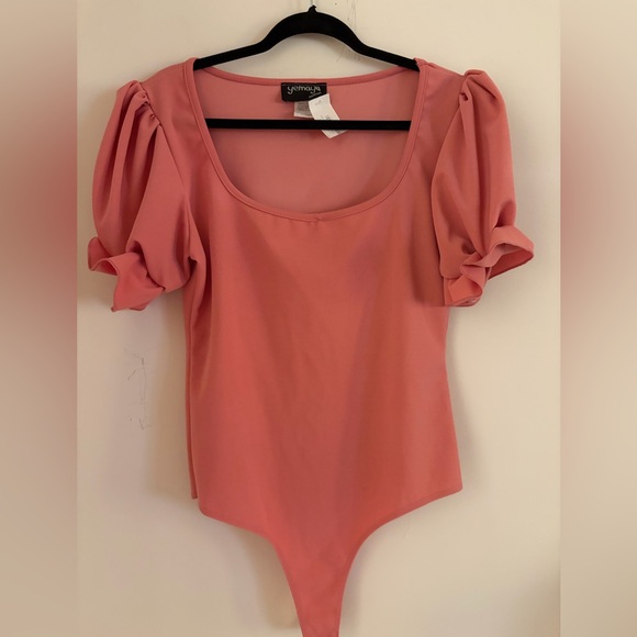 Maya | Tops | Maya Coral Puff Sleeve Bodysuit | Poshmark